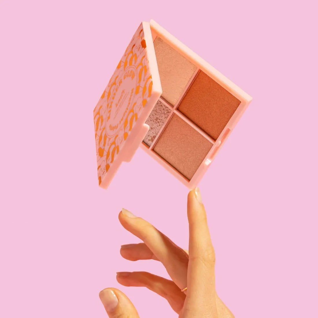 KNDR BEAUTY Kinder Glow Highlight Palette – Sophia Beauty Room